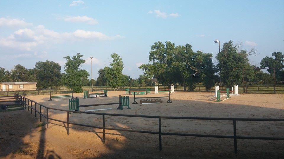 outside arena – Cedar Lane Stables